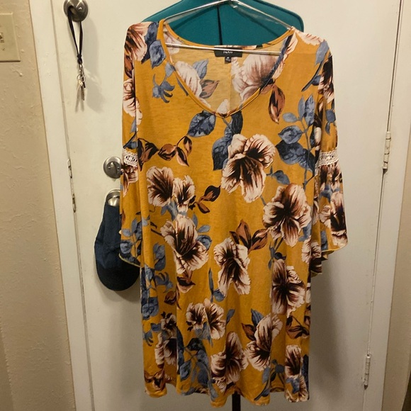 NAIF | Dresses | Gold Floral Dress Wcrochet Accents Fluttered Sleeves ...